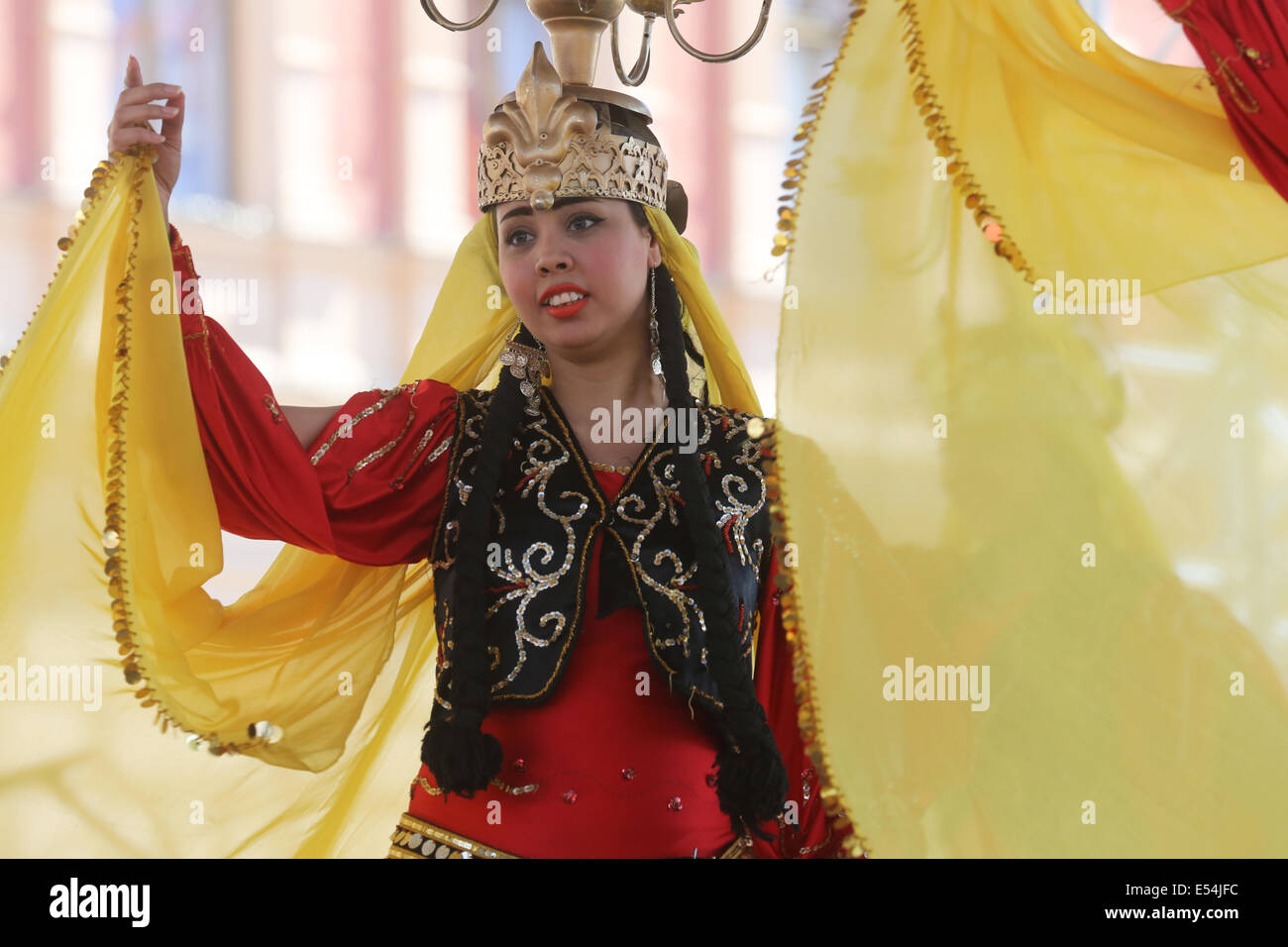 Members of folk groups Egyptian National Folklore Troupe from Egypt ...