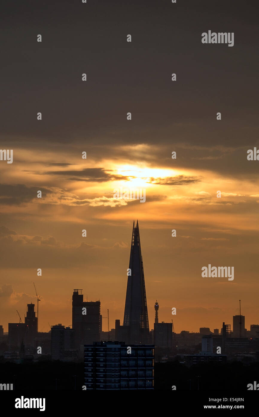 London sunny days hi-res stock photography and images - Alamy