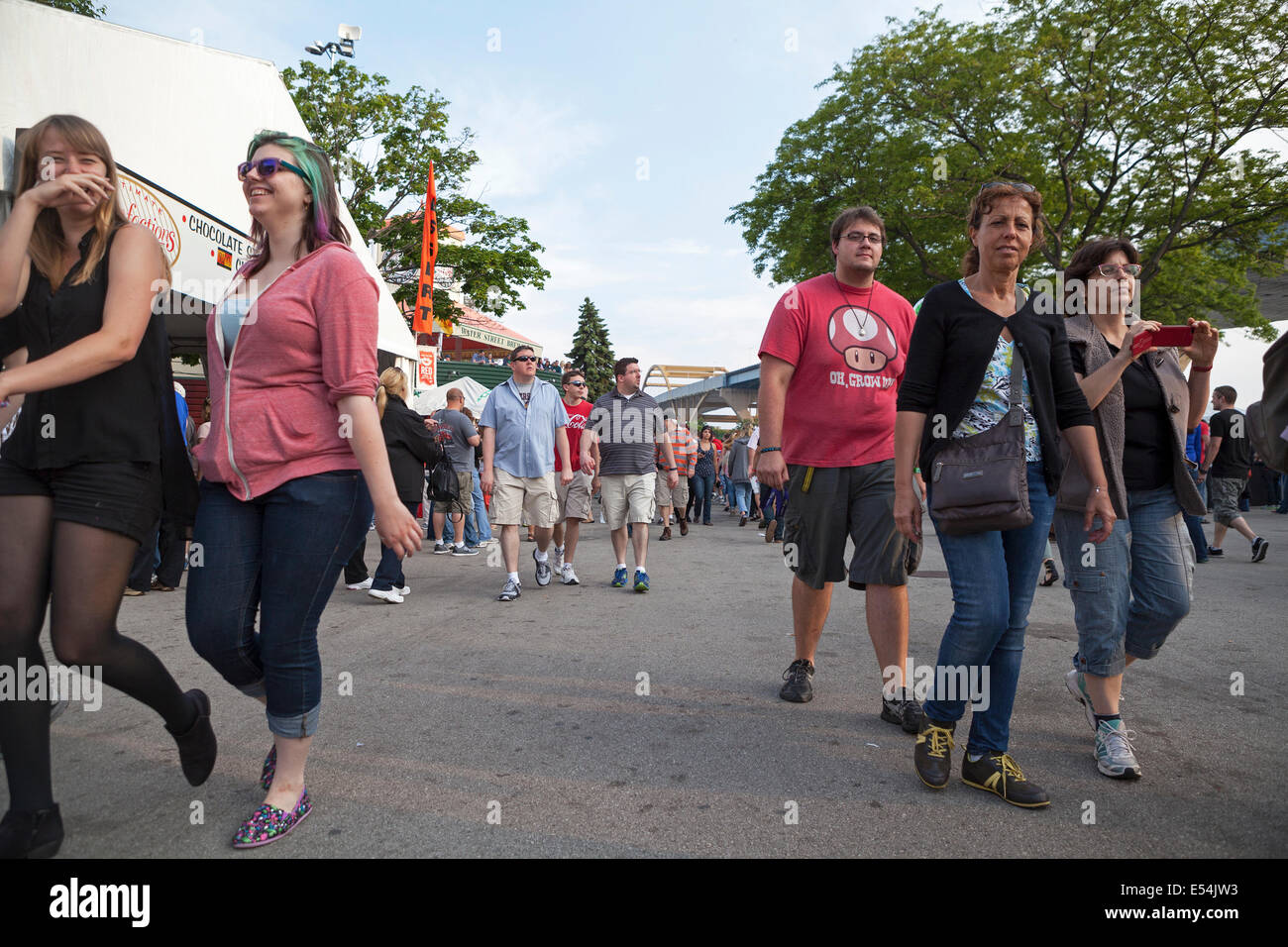People at Summerfest in Milwaukee, Wisconsins, USA Stock Photo - Alamy