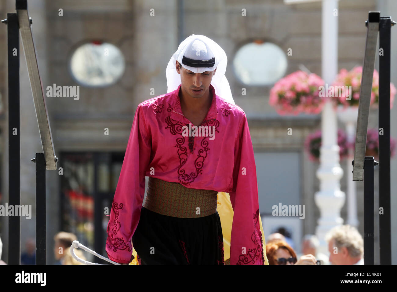 Members of folk groups Egyptian National Folklore Troupe from Egypt ...