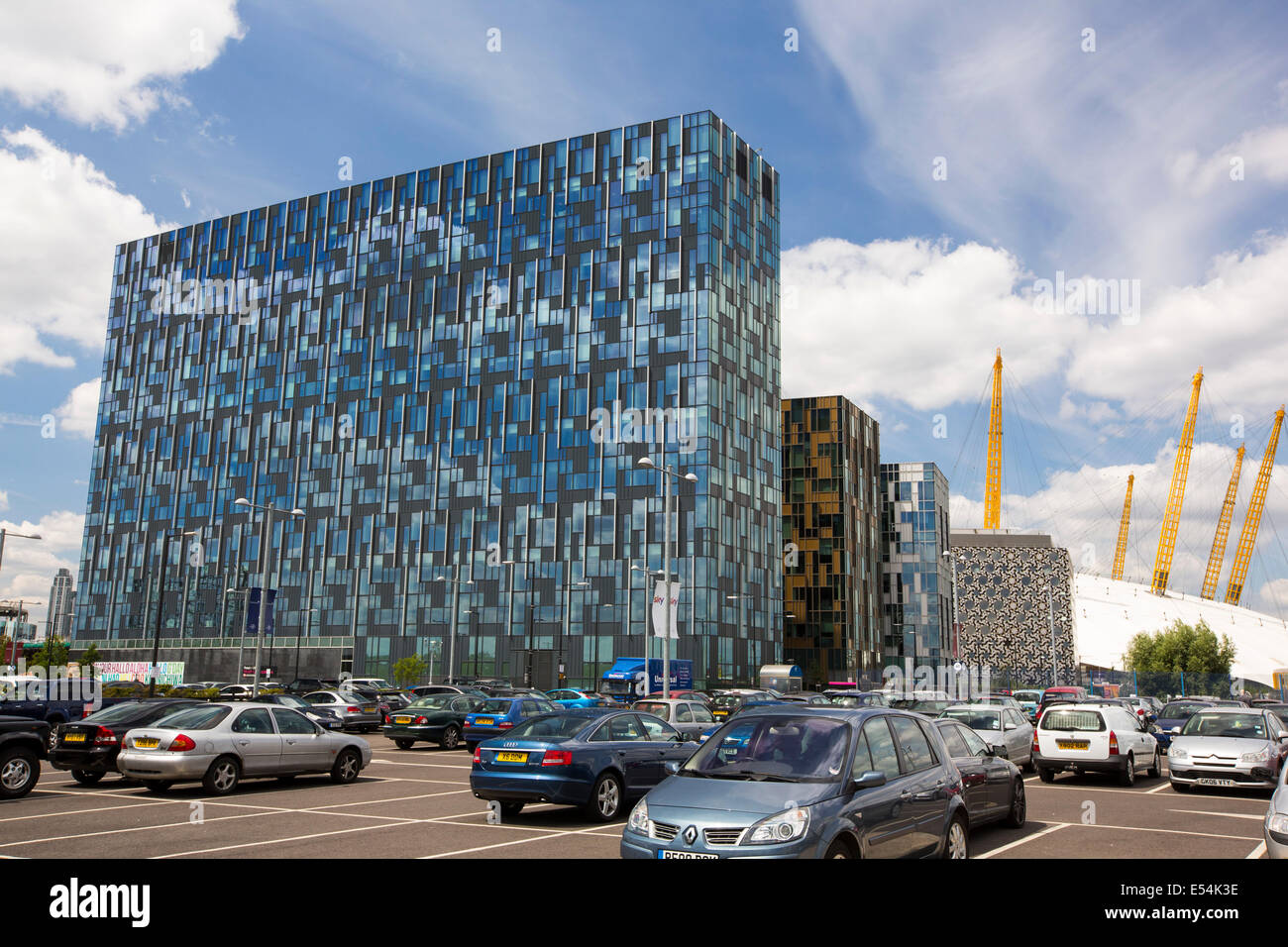 Modern bilding uk hi-res stock photography and images - Alamy