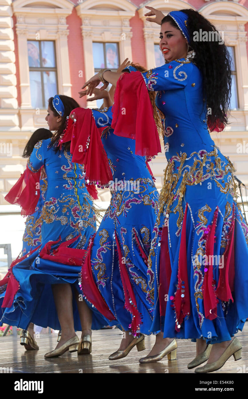 Egyptian folk troupe hi-res stock photography and images - Alamy