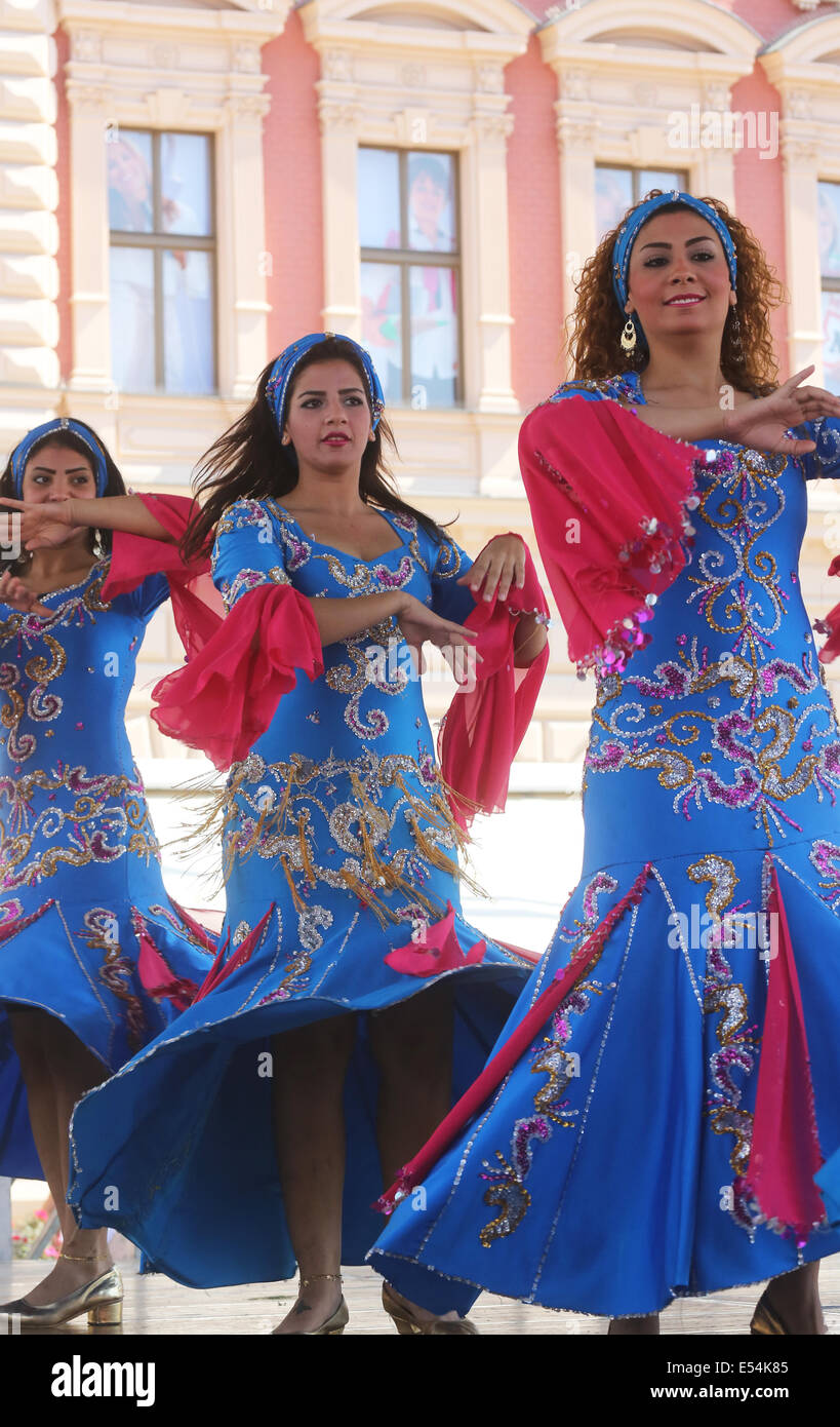 Members of folk groups Egyptian National Folklore Troupe from Egypt ...