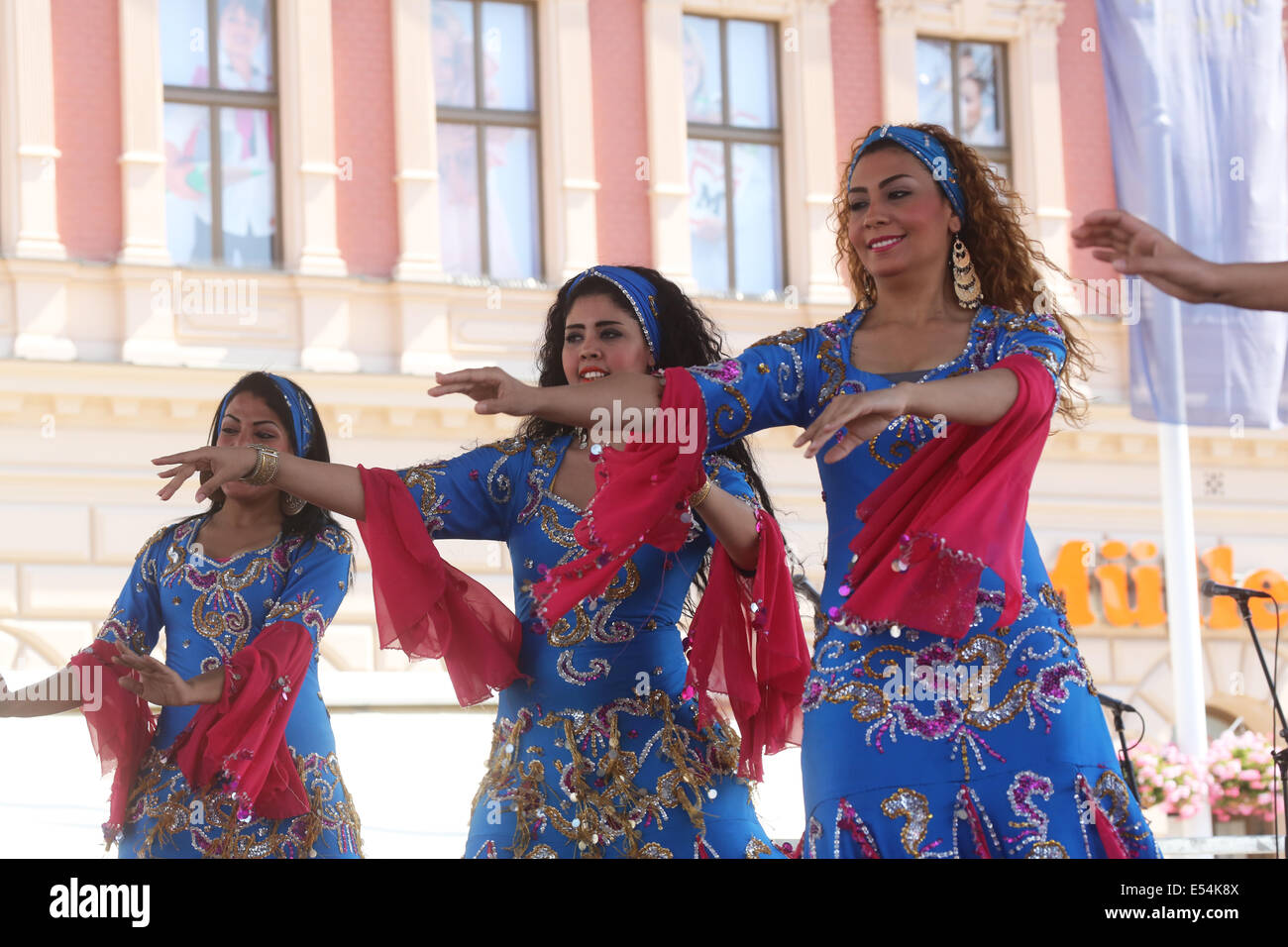 Members of folk groups Egyptian National Folklore Troupe from Egypt ...