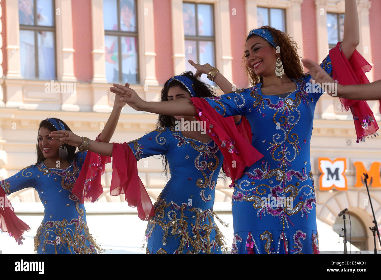 Members of folk groups Egyptian National Folklore Troupe from Egypt ...