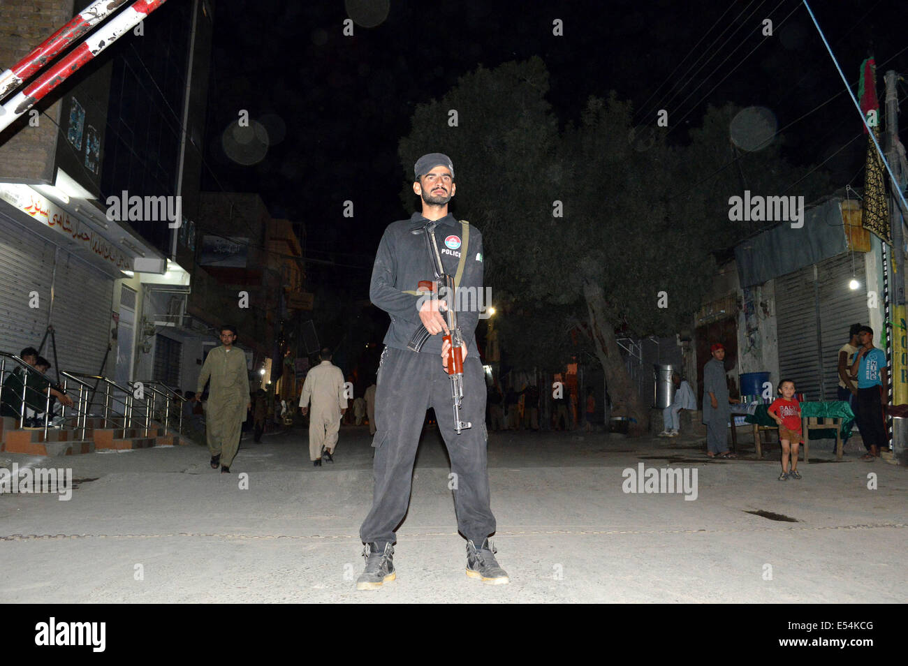 Police commando hi-res stock photography and images - Alamy