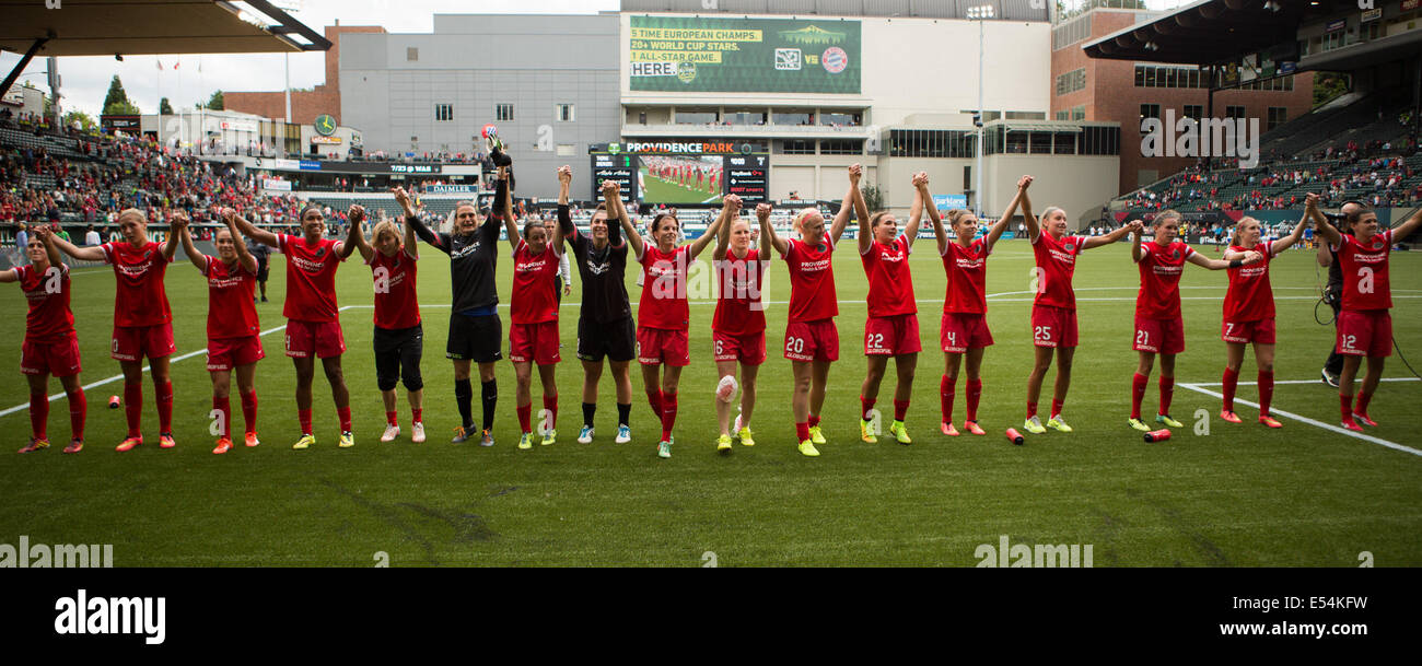 July 20, 2014 - Thorns players line up for the fans after their 6-3 win ...