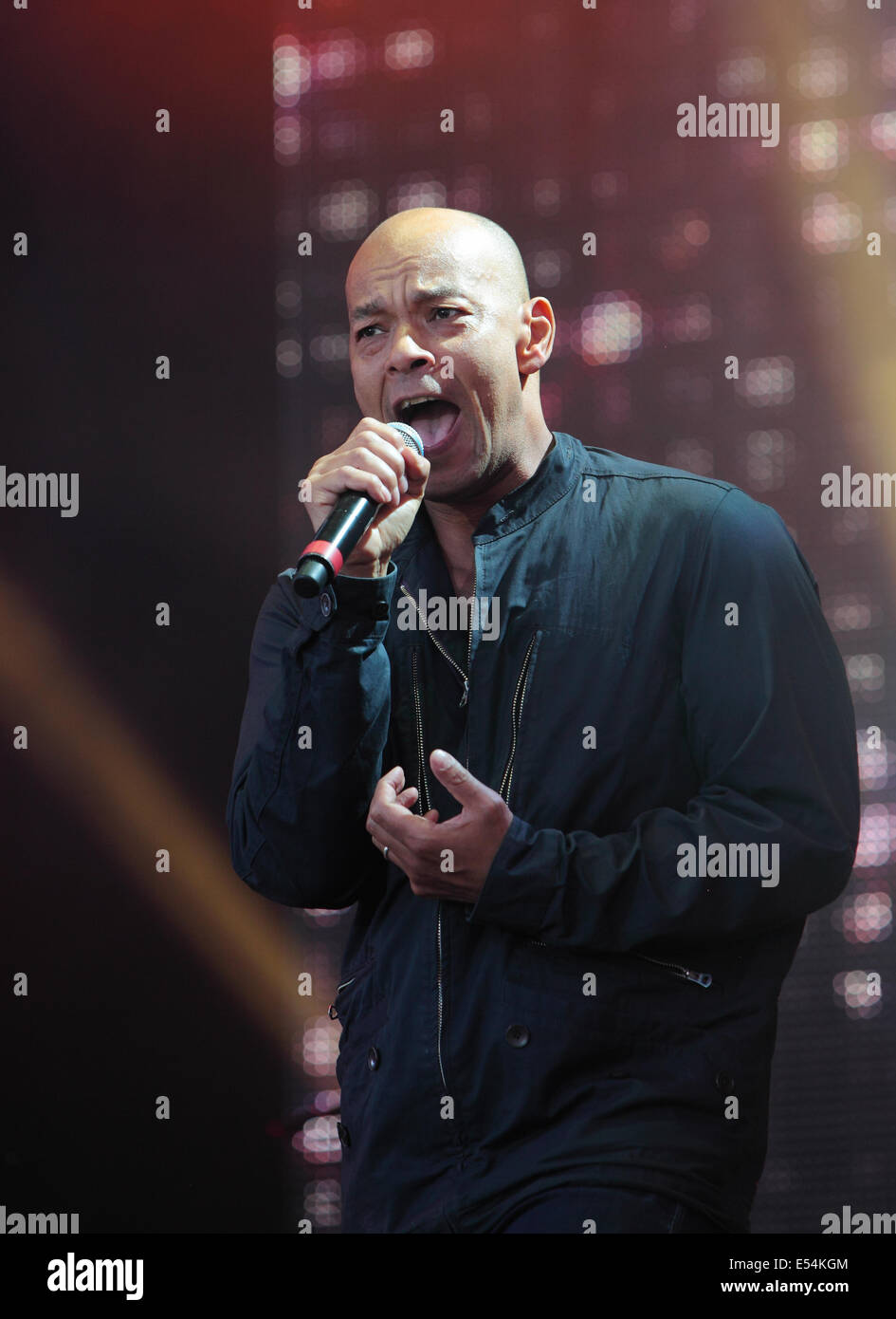 Roland Gift Fine Young Cannibals High Resolution Stock Photography and ...