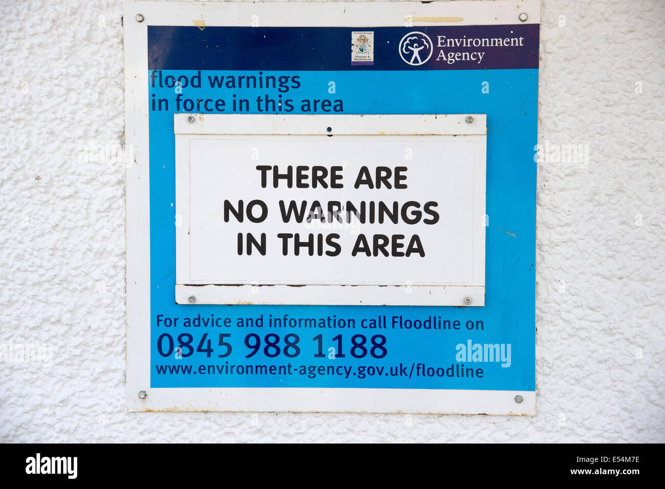 Environment Agency flood warning notice on the River Thames at Bray ...