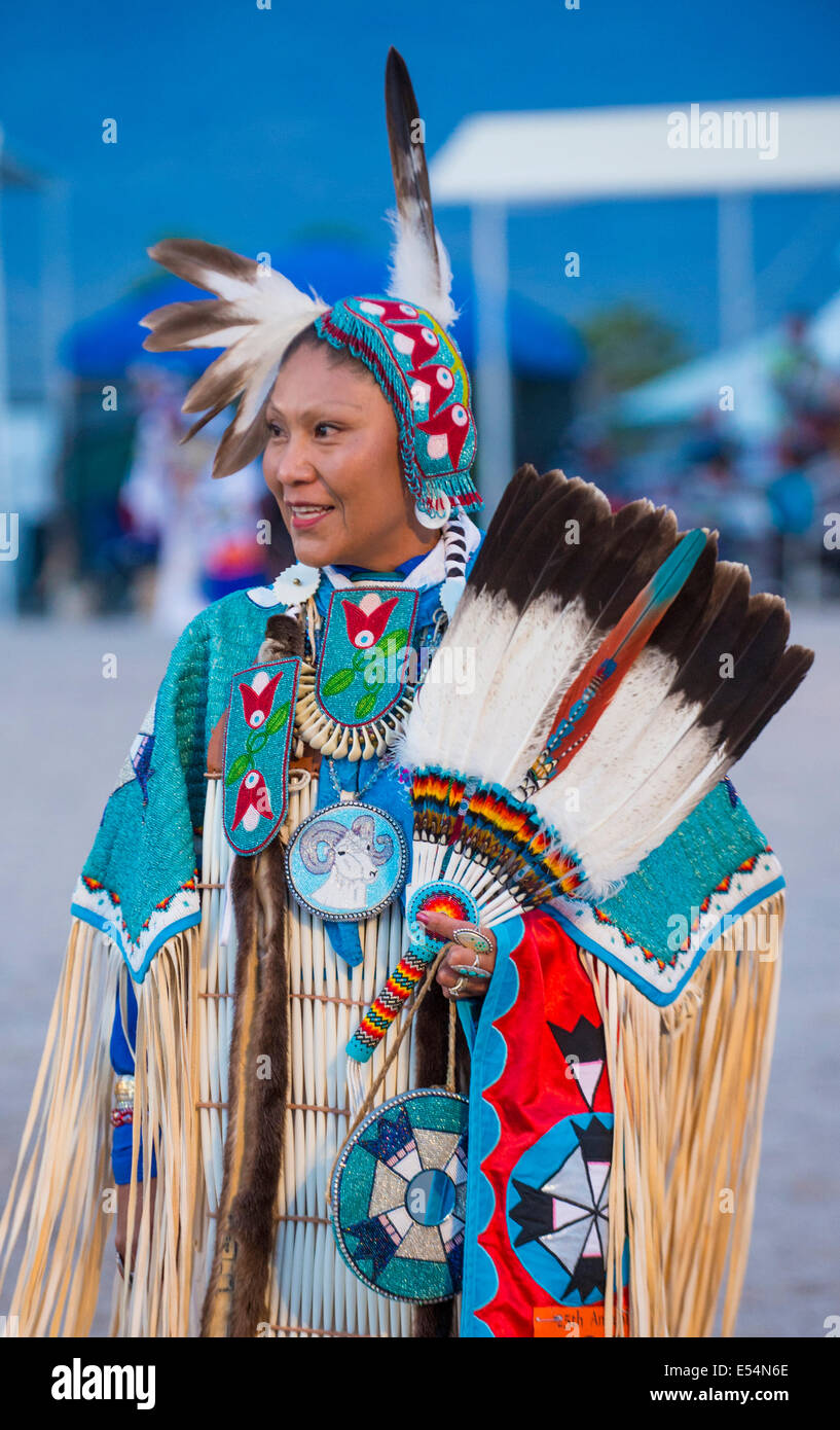 Paiute dress hi-res stock photography and images - Alamy