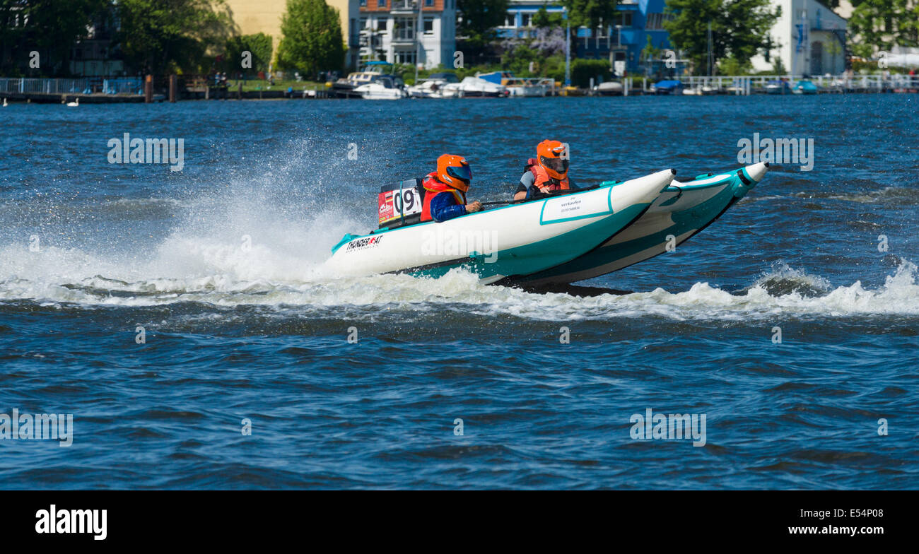 BERLIN, GERMANY - MAY 03, 2014: Demonstration rides on speedboats. 2nd ...