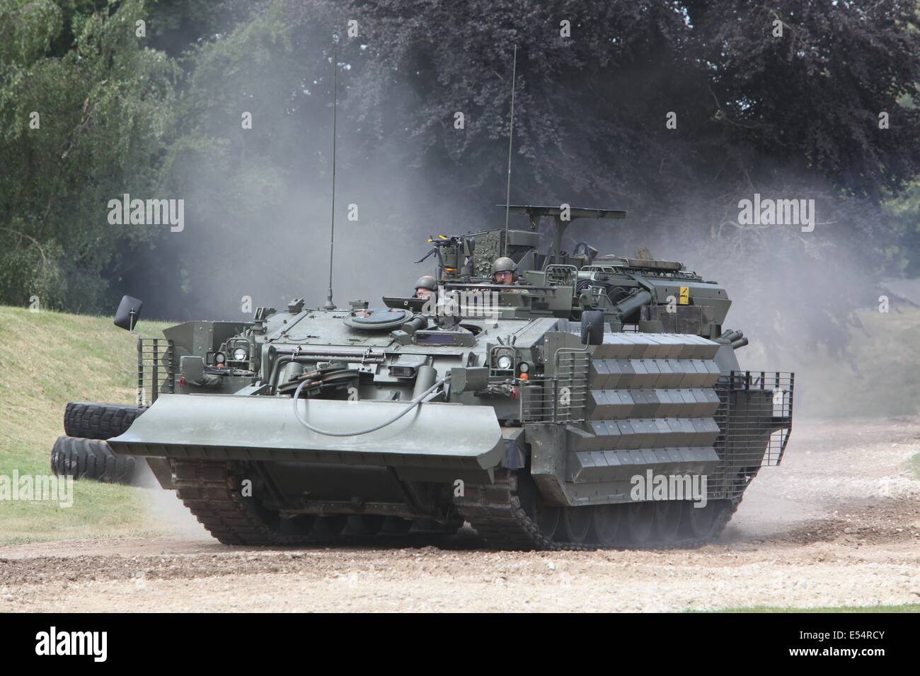 Armoured repair recovery vehicle hi-res stock photography and images ...