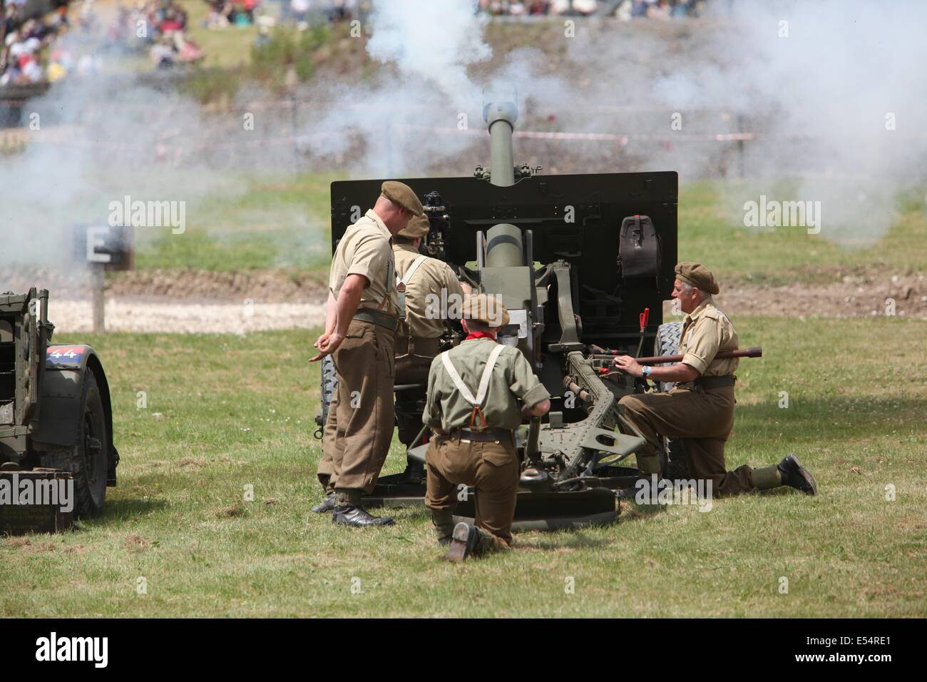 British Morris C8 Artillery Tractor and 25 Pounder Gun - Bovington ...