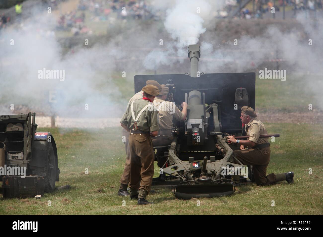 British Morris C8 Artillery Tractor and 25 Pounder Gun - Bovington ...