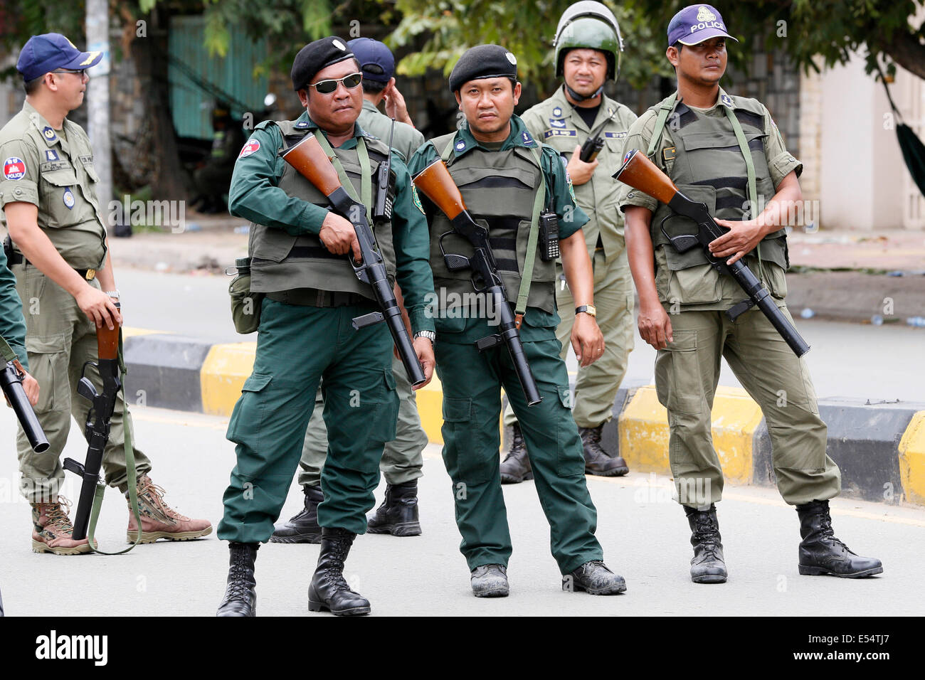 Phnom Penh, Cambodia. 21st July, 2014. Cambodian anti-riot police ...
