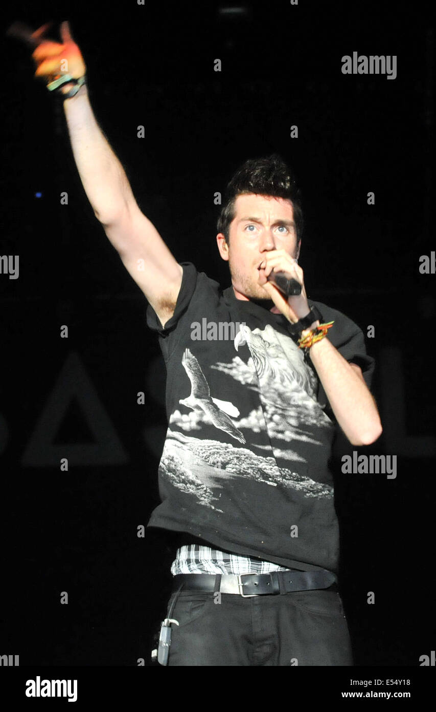 Bastille band hi-res stock photography and images - Alamy