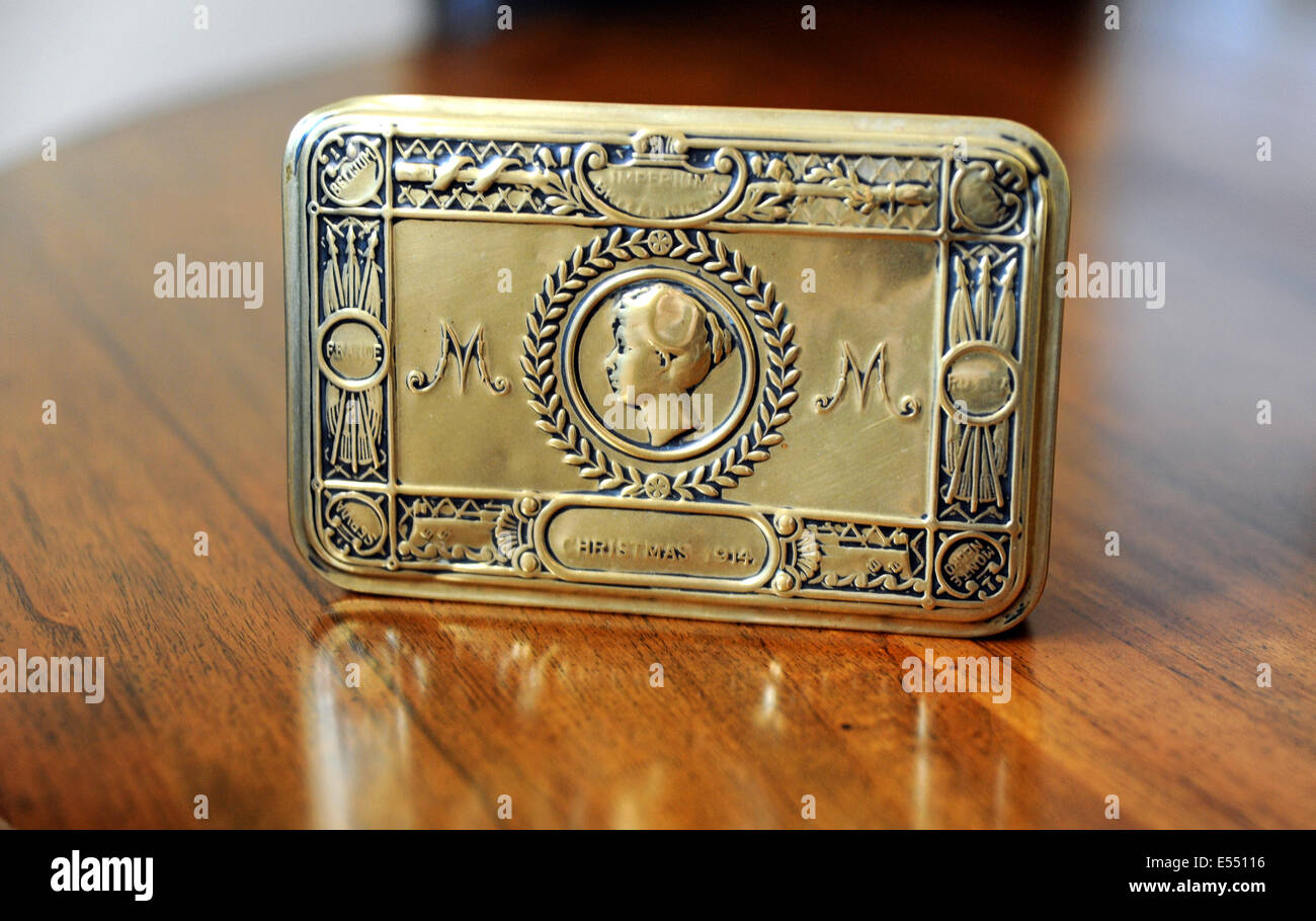 Princess mary ww1 box hi-res stock photography and images - Alamy