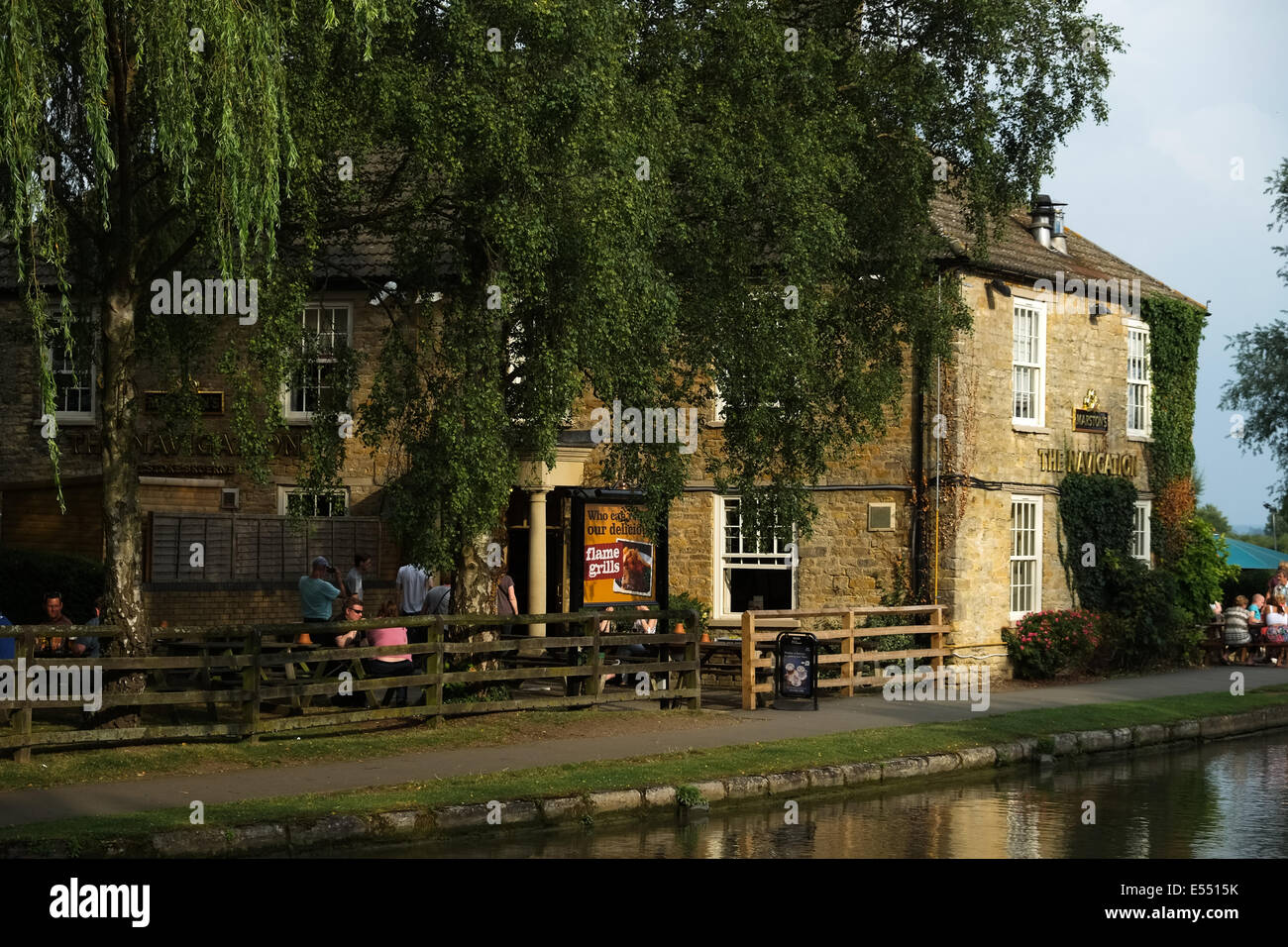 Navigation pub hi-res stock photography and images - Alamy