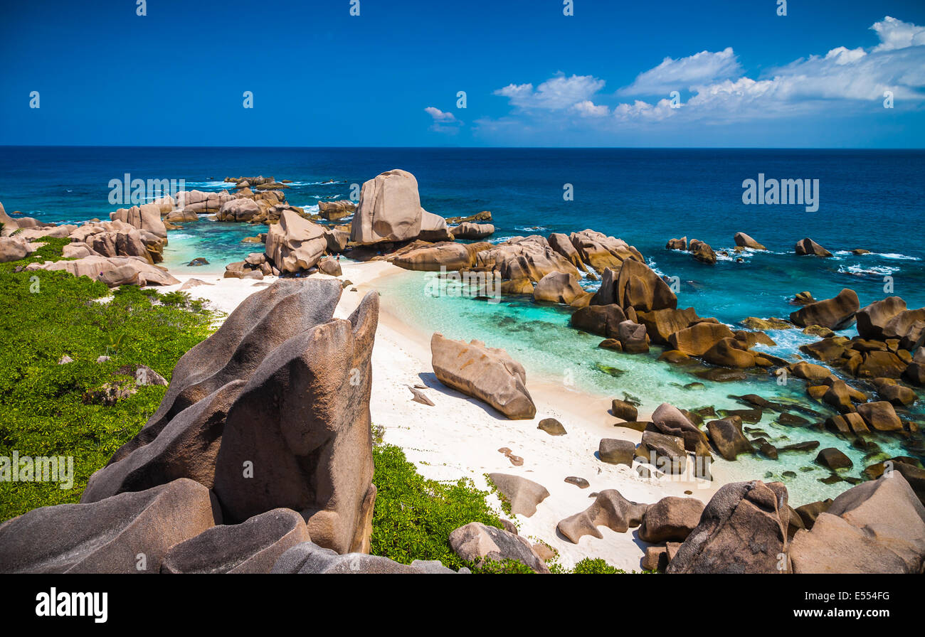 Stunning view secluded tropical island hi-res stock photography and ...