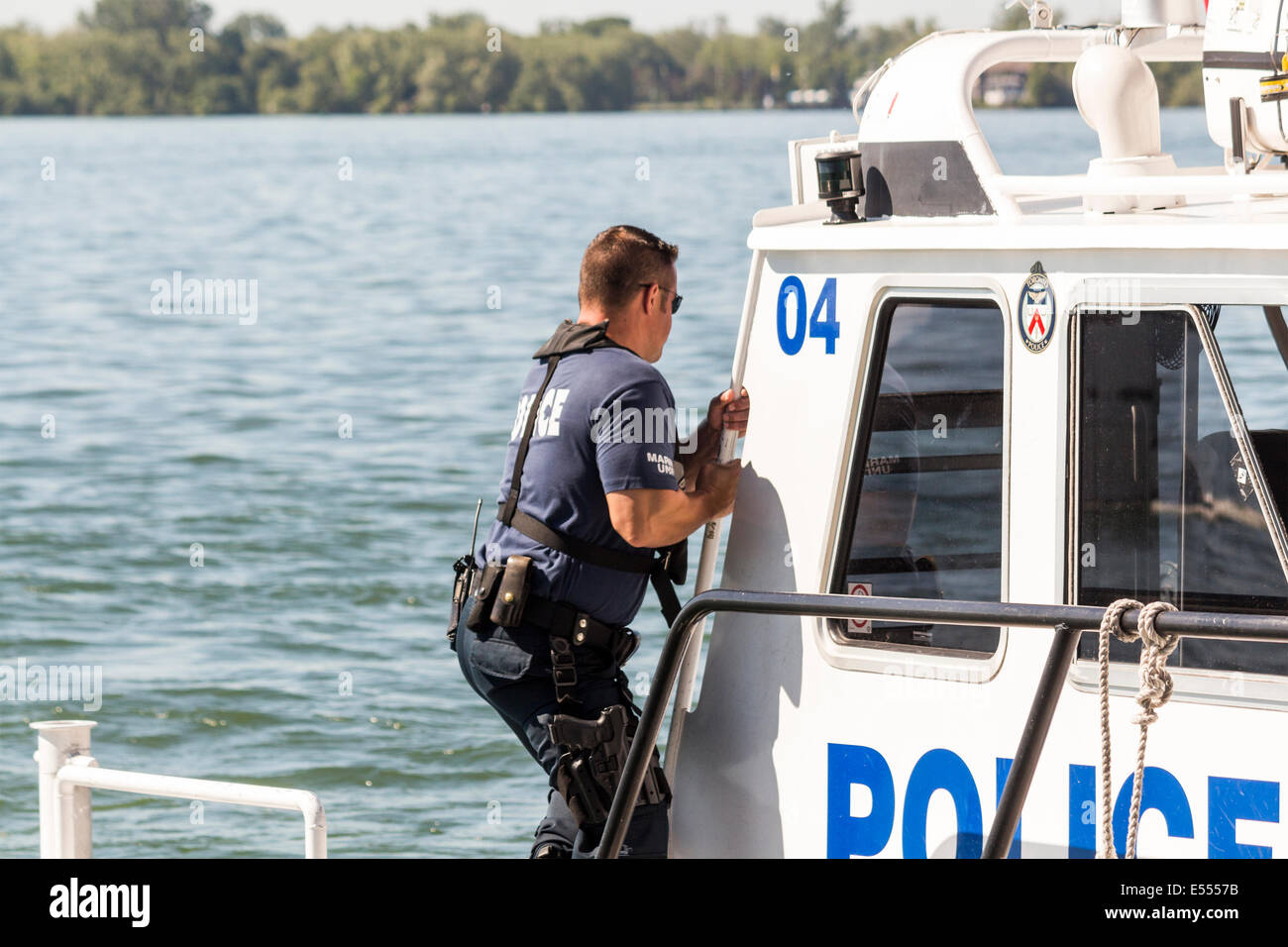 Police officers water hi-res stock photography and images - Alamy