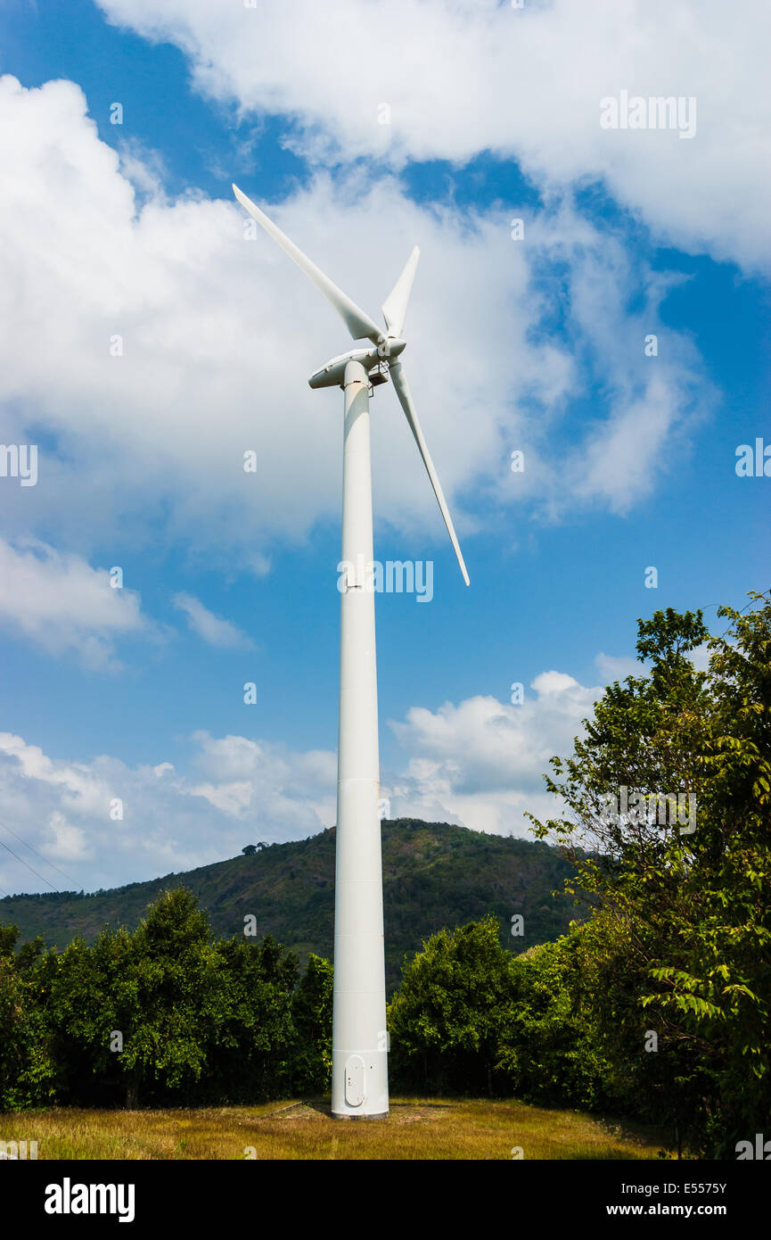 Wind mill against the sun hi-res stock photography and images - Alamy