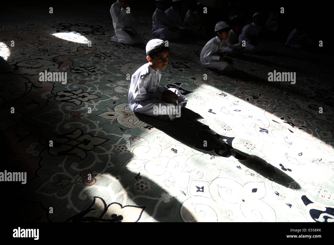 Bahraini children hi-res stock photography and images - Alamy