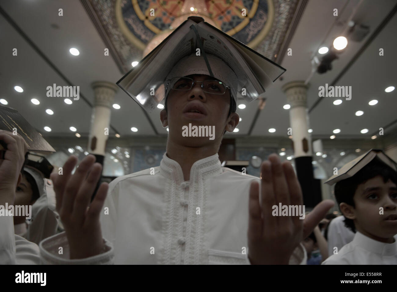 Bahraini child hi-res stock photography and images - Alamy