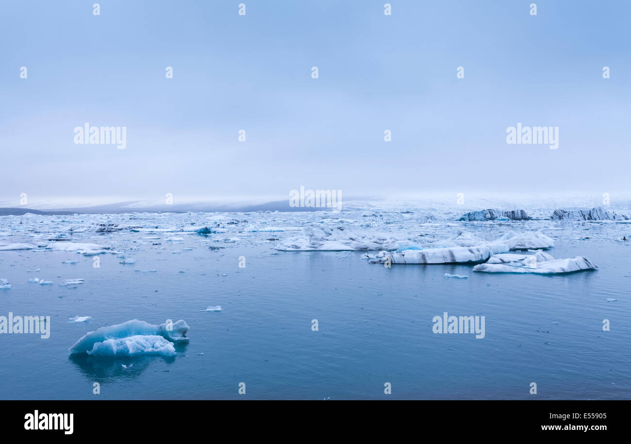 Floating ice in the turquoise water of the Jokulsarlon Glacier Lagoon ...