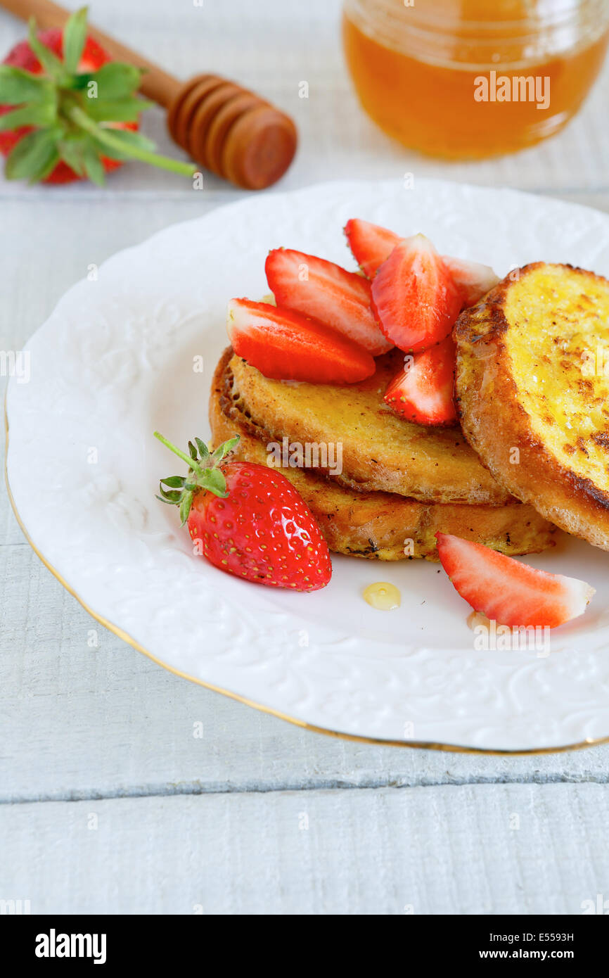 French toast with syrup hi-res stock photography and images - Alamy