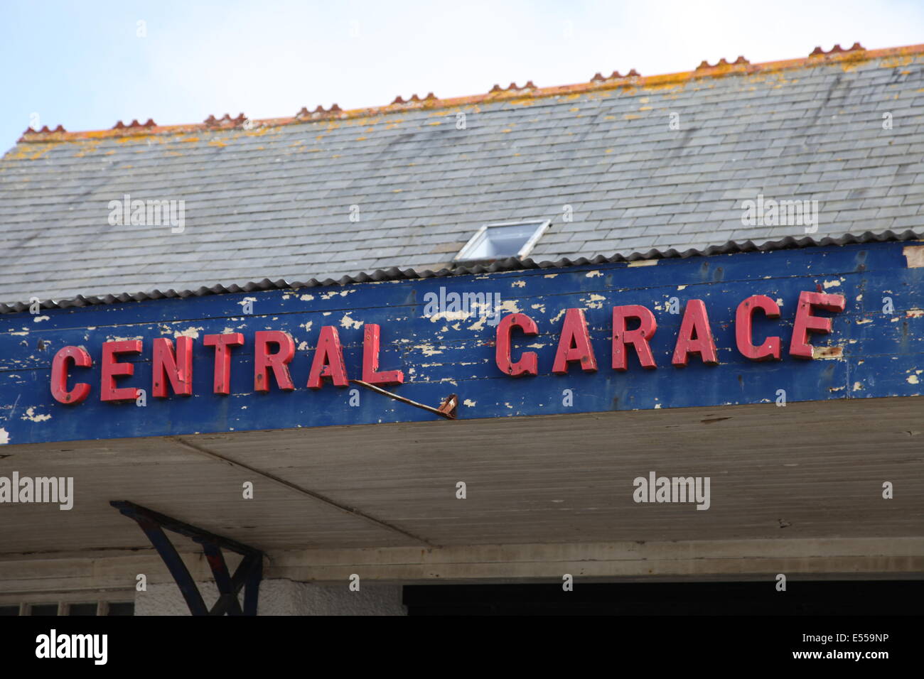 Cornwall garage hi-res stock photography and images - Alamy