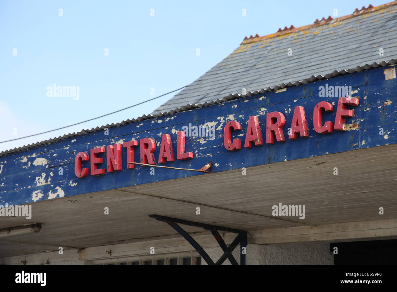 Cornwall garage hi-res stock photography and images - Alamy