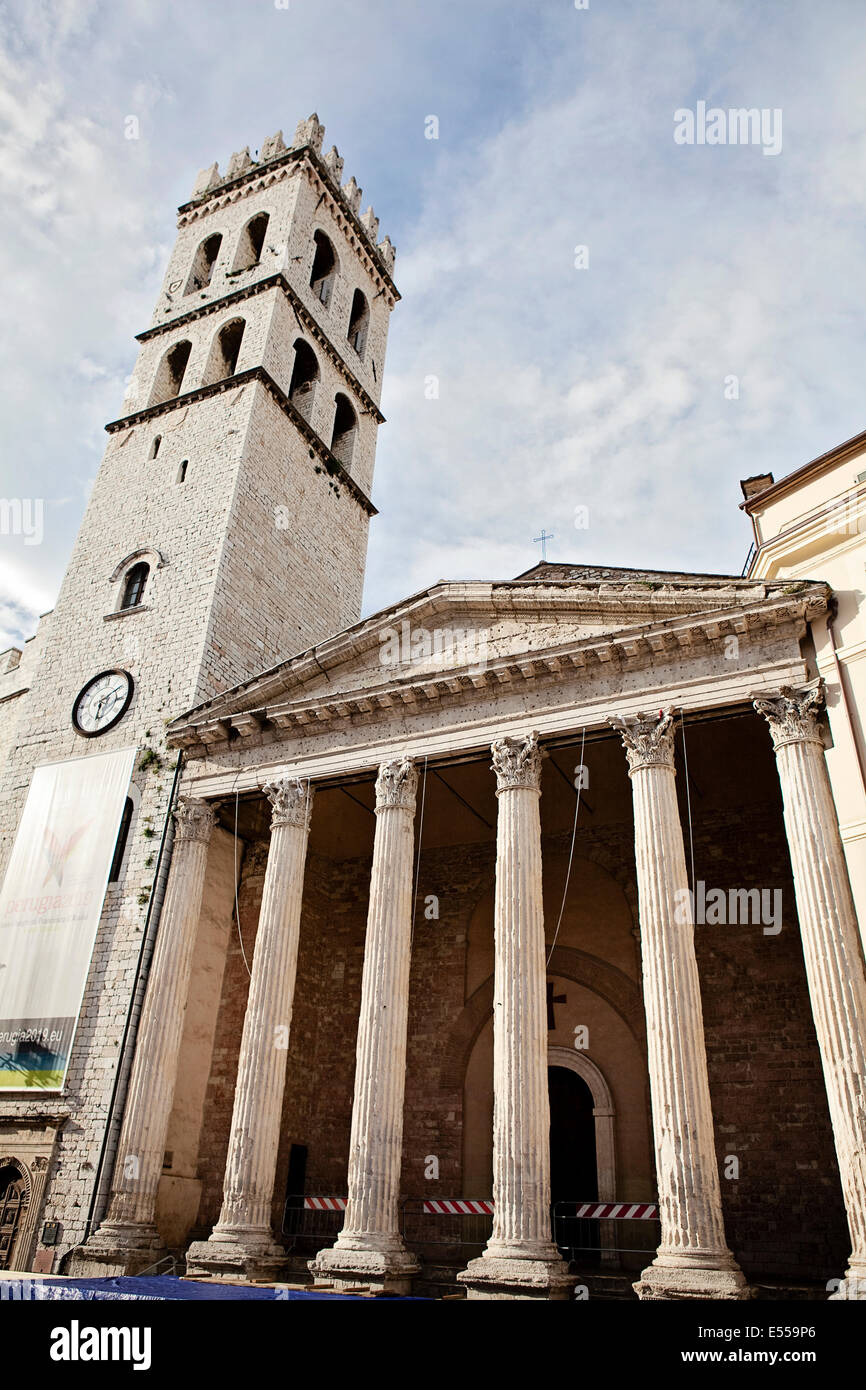 Temple of Minerva, Assisi, Umbria, Italy Stock Photo - Alamy