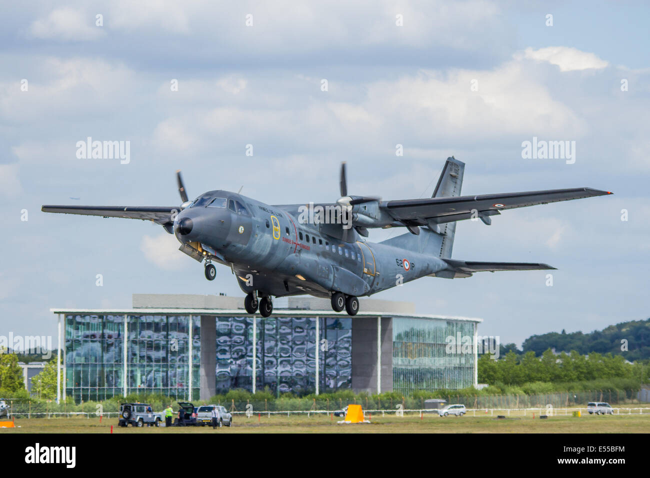 Farnborough international exhibitions hi-res stock photography and ...