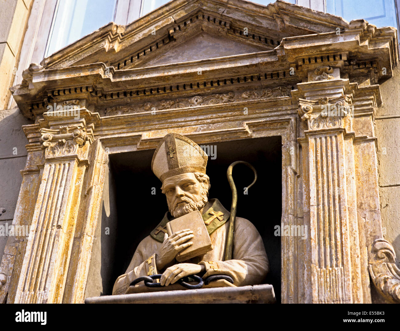 Building exterior showing religious sculpture, Valencia, Spain Stock ...