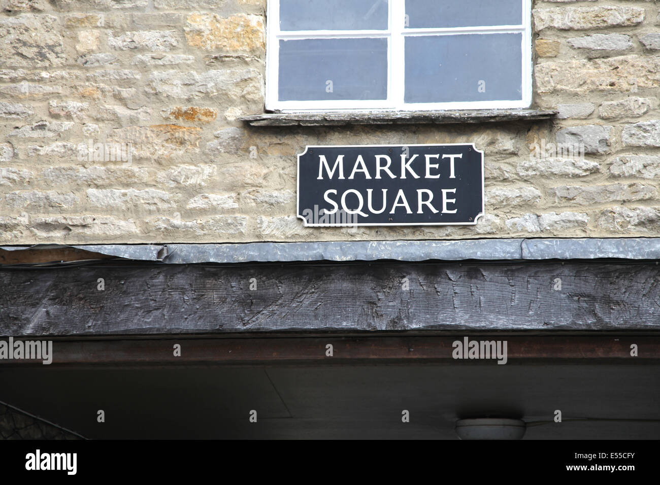 Market square witney hi-res stock photography and images - Alamy