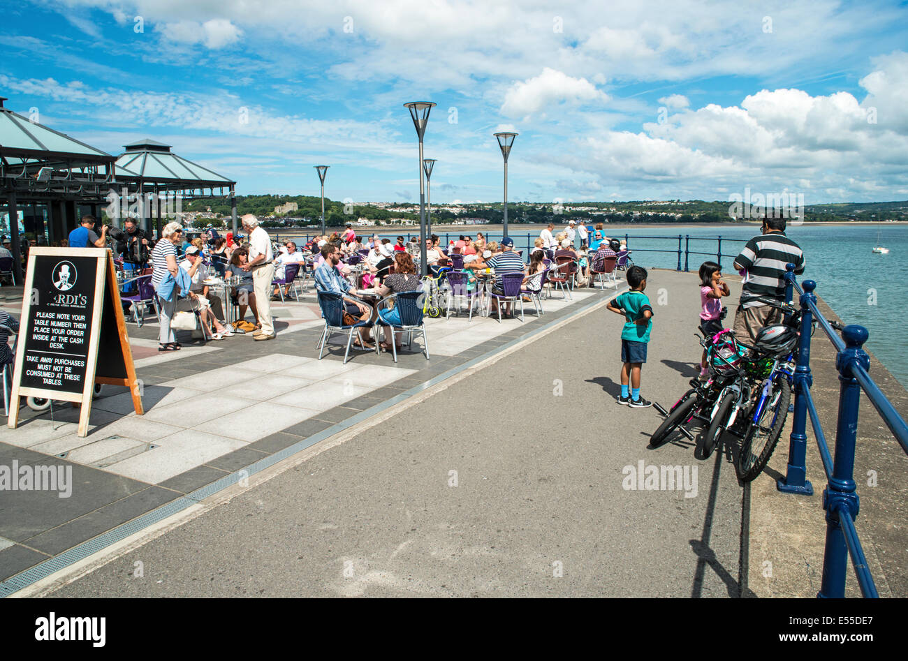 Mumbles Seafront High Resolution Stock Photography and Images - Alamy