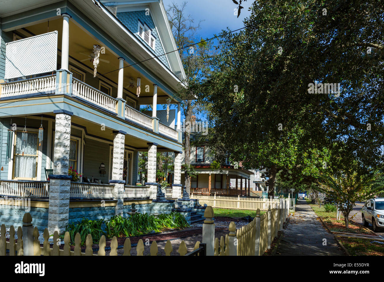 Houses on North Pearl Street in the historic Springfield district of ...
