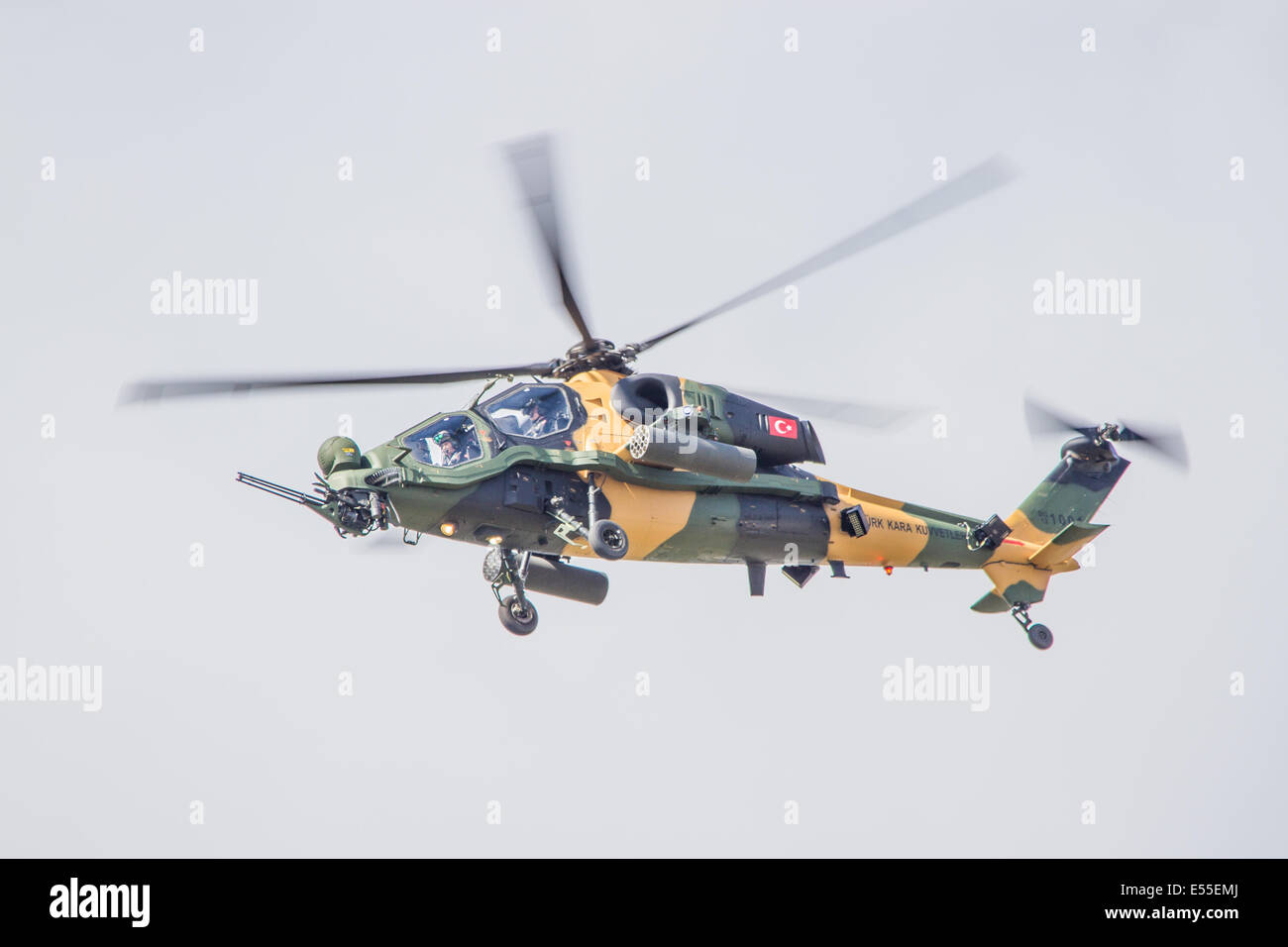 Twin engine attack helicopter hi-res stock photography and images - Alamy