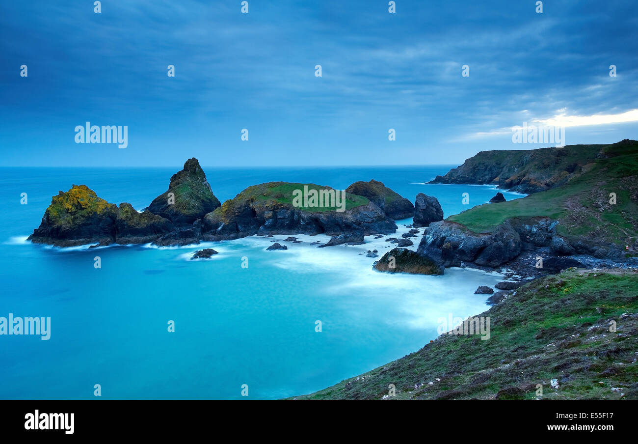 Kynance cove cornwall hi-res stock photography and images - Alamy