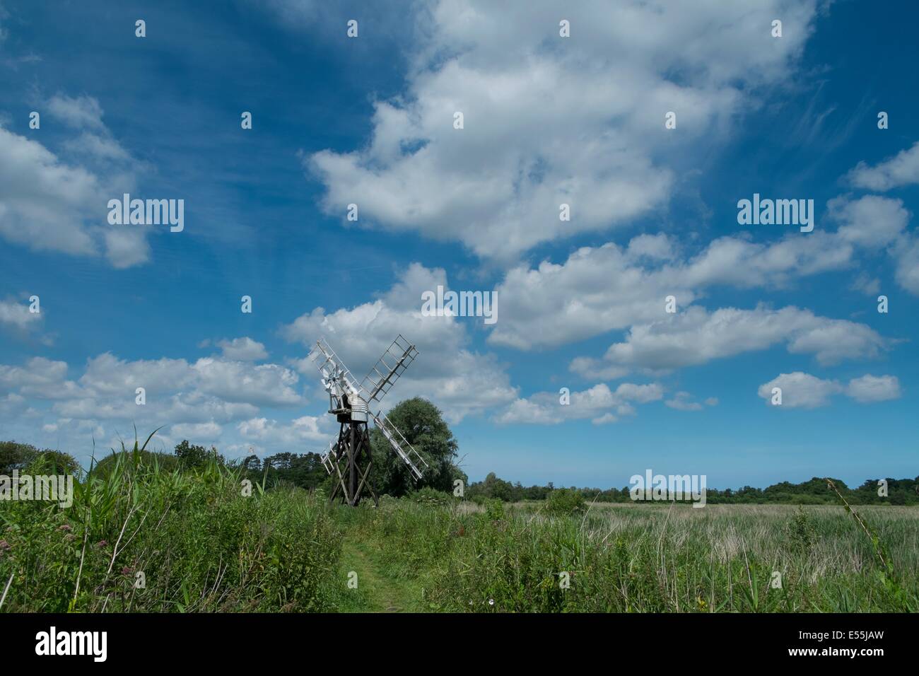 Skeleton Windmill, How hill, Norfolk Broads National Park, England ...
