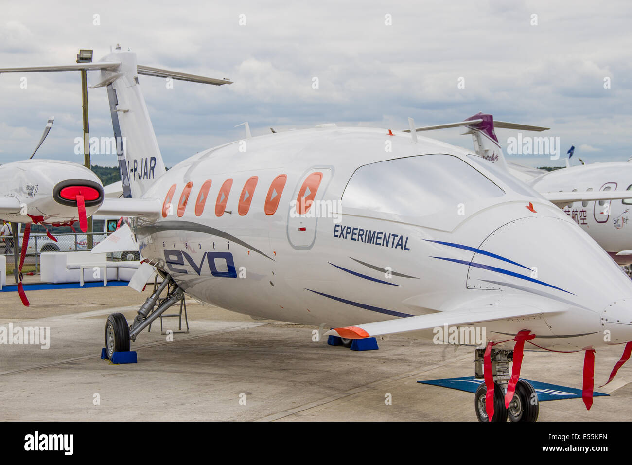 Piaggio p 180 avanti evo hi-res stock photography and images - Alamy