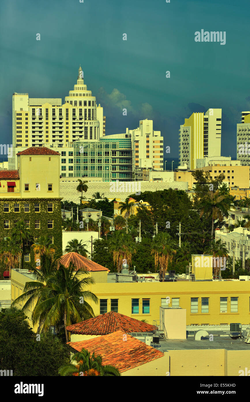 Art deco miami hi-res stock photography and images - Alamy