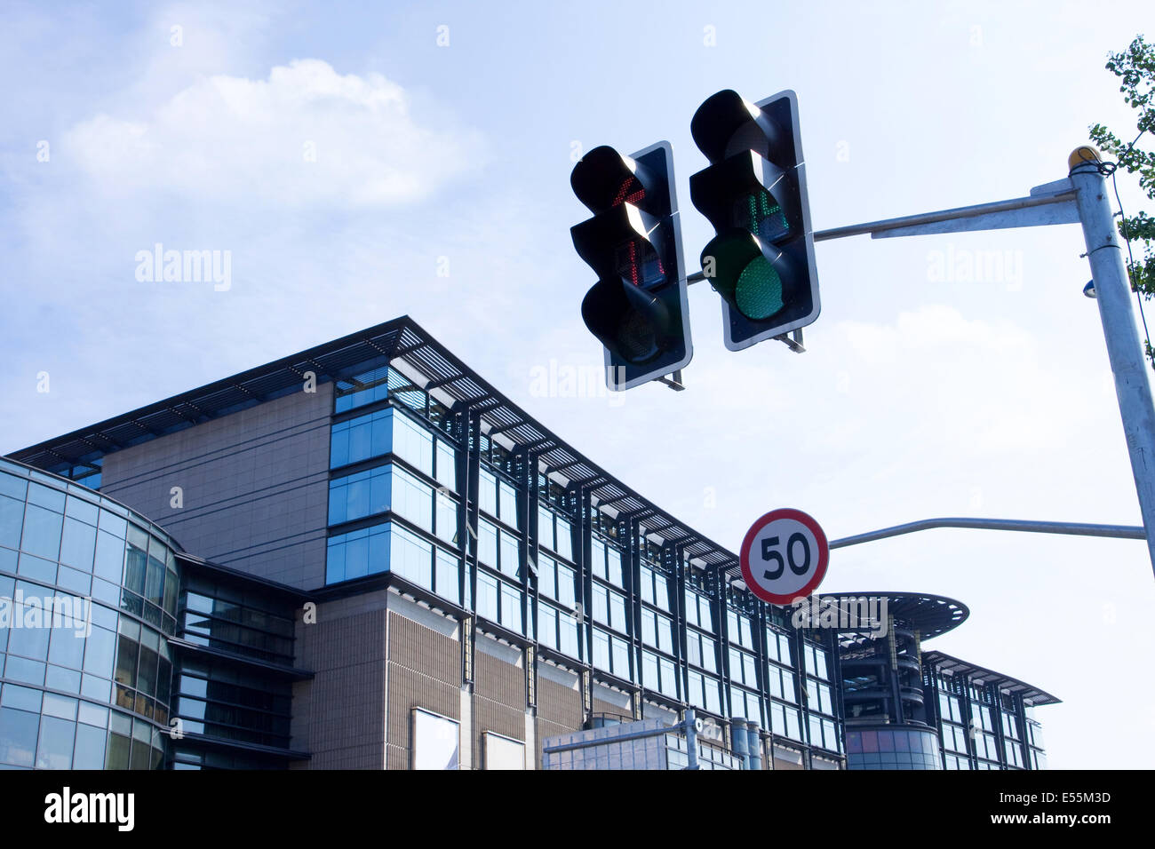 Modern signal post hi-res stock photography and images - Alamy