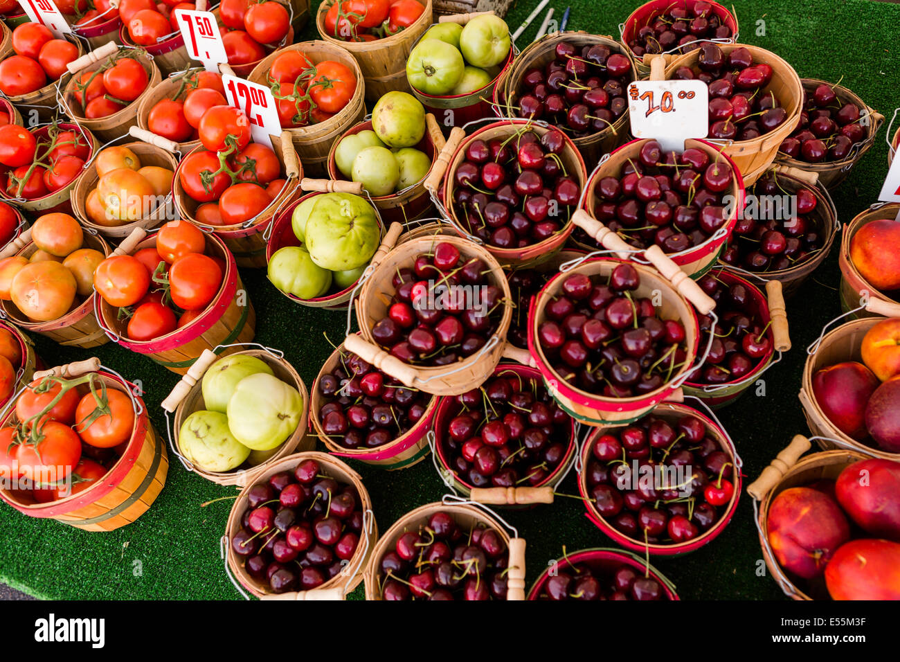 Fresh organic produce on sale at the local farmers market Stock Photo ...