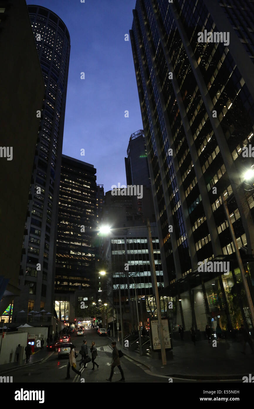 Business buildings offices people night hi-res stock photography and ...