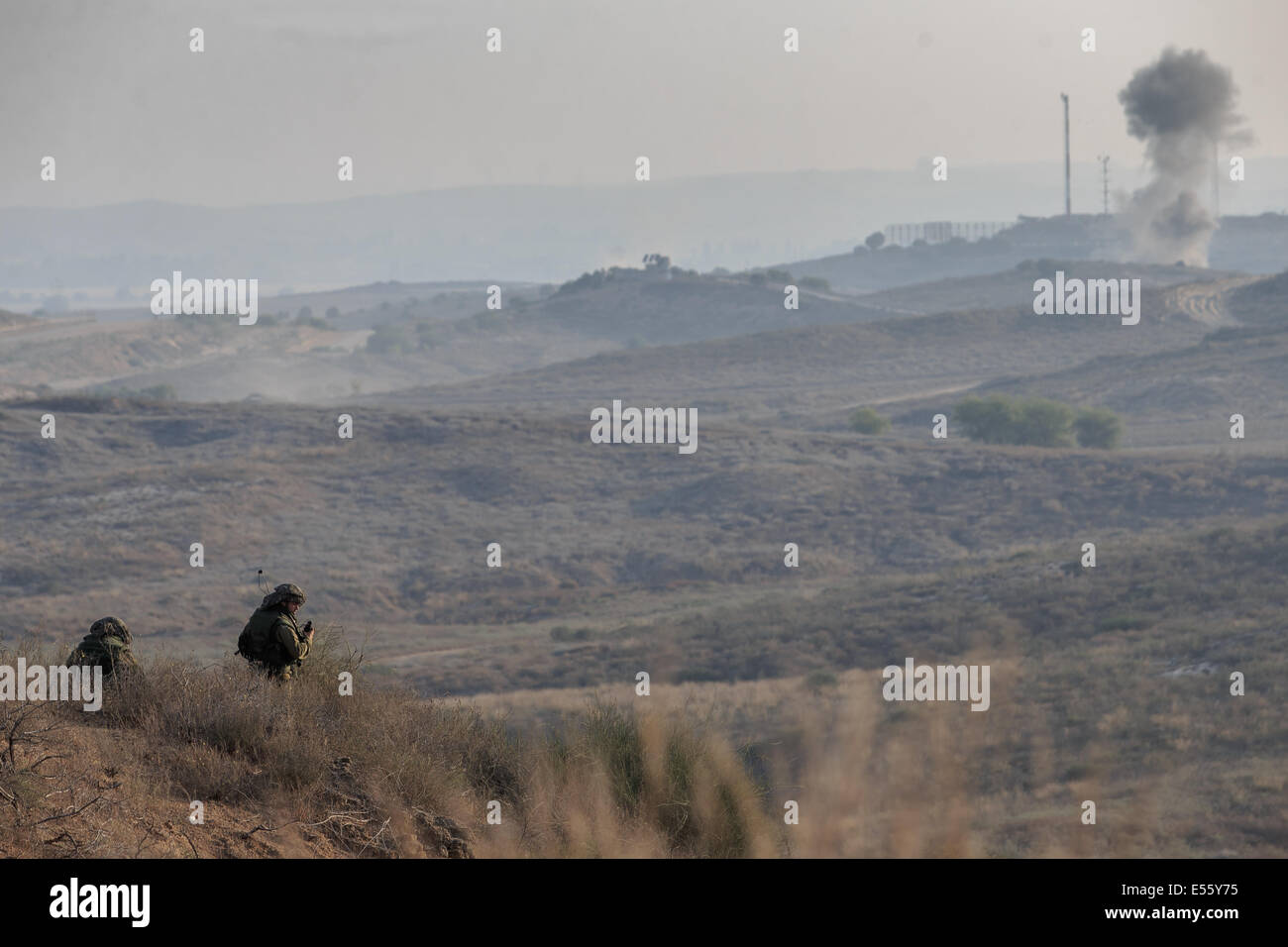 South Israel. 21st July, 2014. Israeli soldiers take part in a military ...