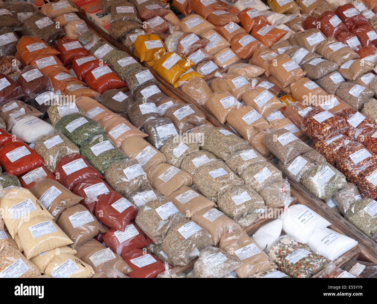 Spices herbs various colors hi-res stock photography and images - Alamy