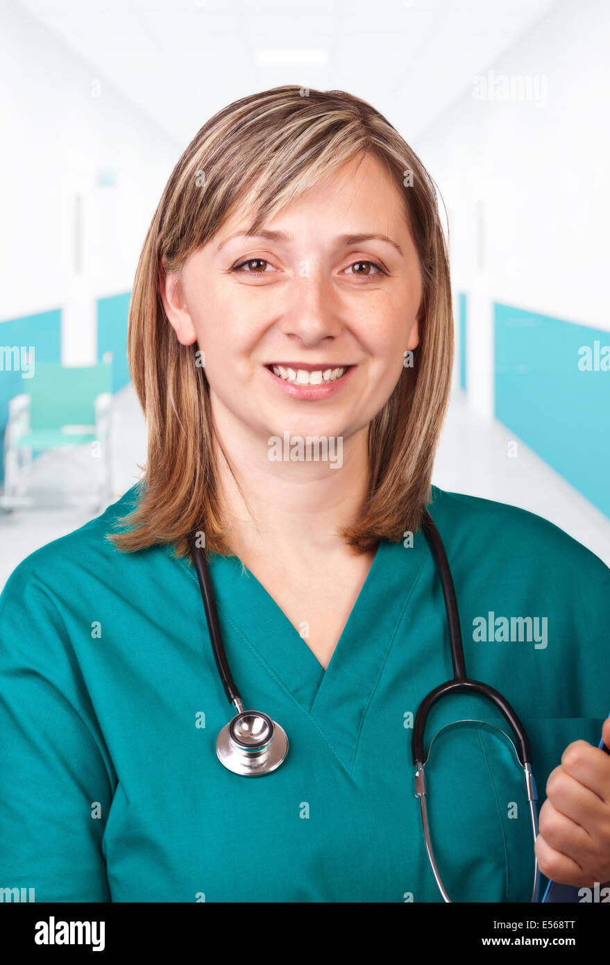 Doctor woman hi-res stock photography and images - Alamy