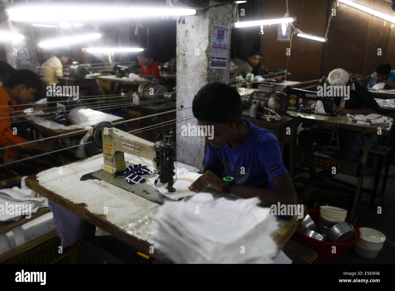 Making islamic tupi cap in hi-res stock photography and images - Alamy