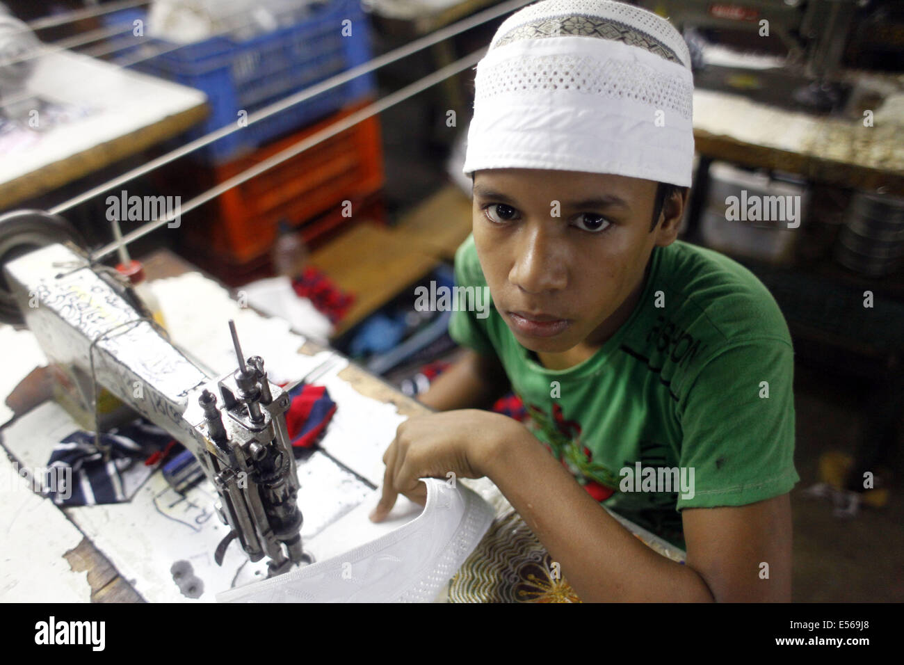 Making islamic tupi cap in hi-res stock photography and images - Alamy